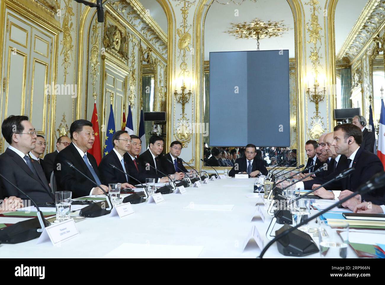 Chinese president xi jinping elysee palace hi-res stock photography and ...
