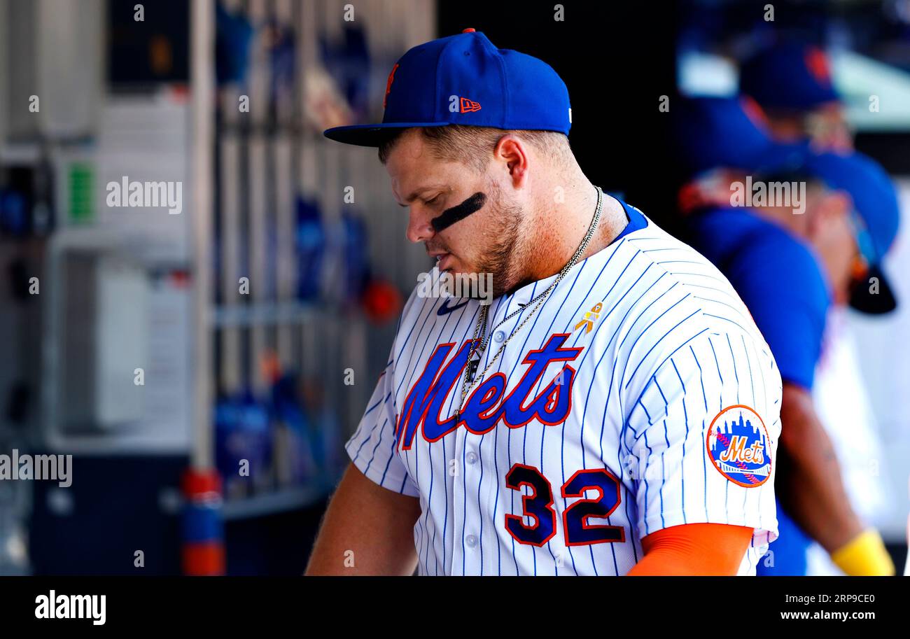 New York Mets' Daniel Vogelbach (32) in the dugout during the first ...