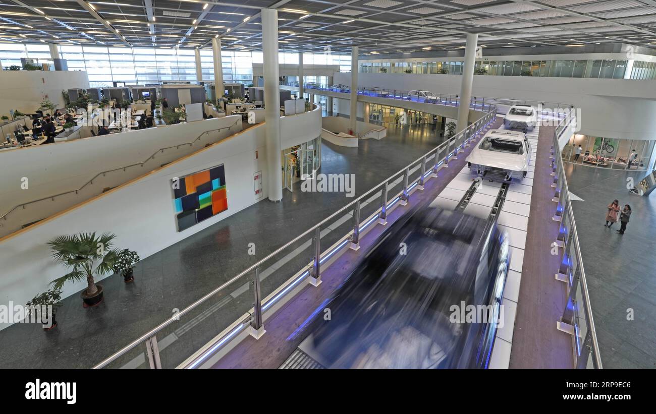 Bandwagon hi-res stock photography and images - Alamy