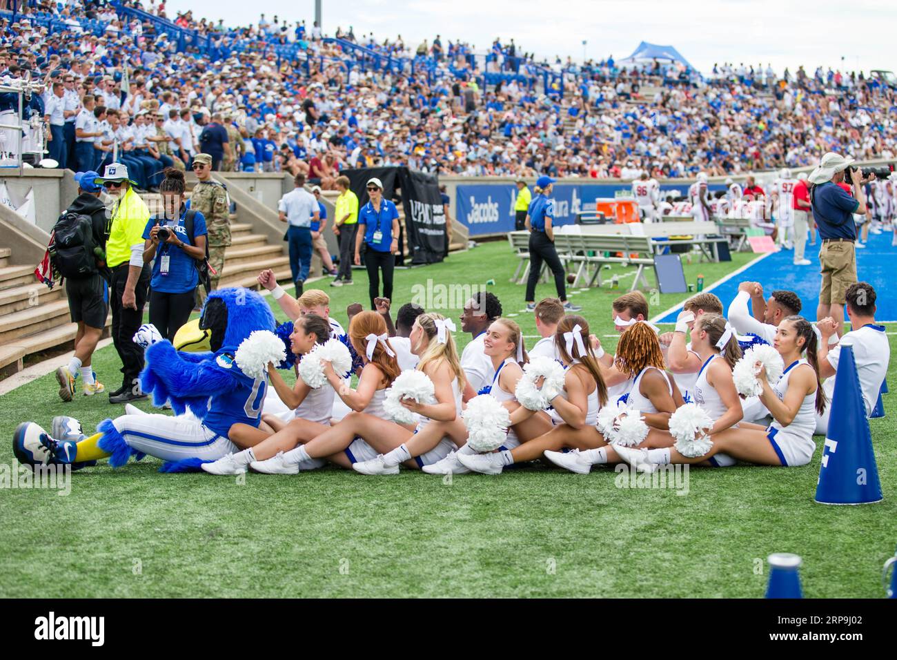 Robert morris university football hi-res stock photography and images ...