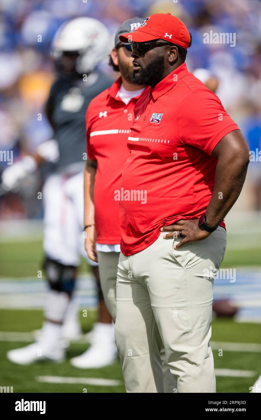 Air force academy football team hi-res stock photography and images - Alamy