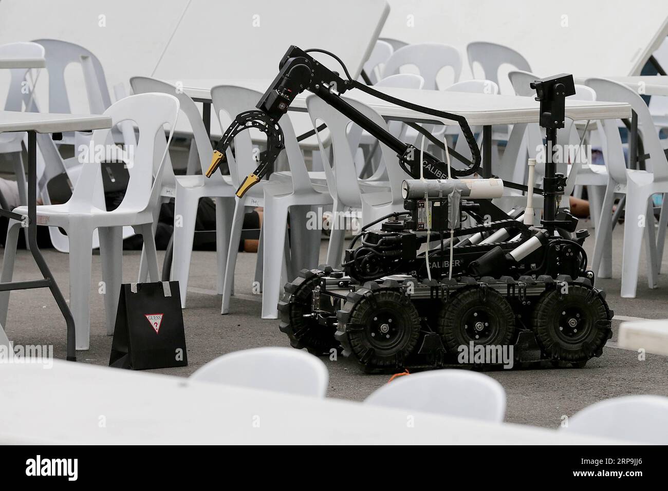(190409) -- QUEZON CITY, April 9, 2019 -- A bomb disposal robot of the ...