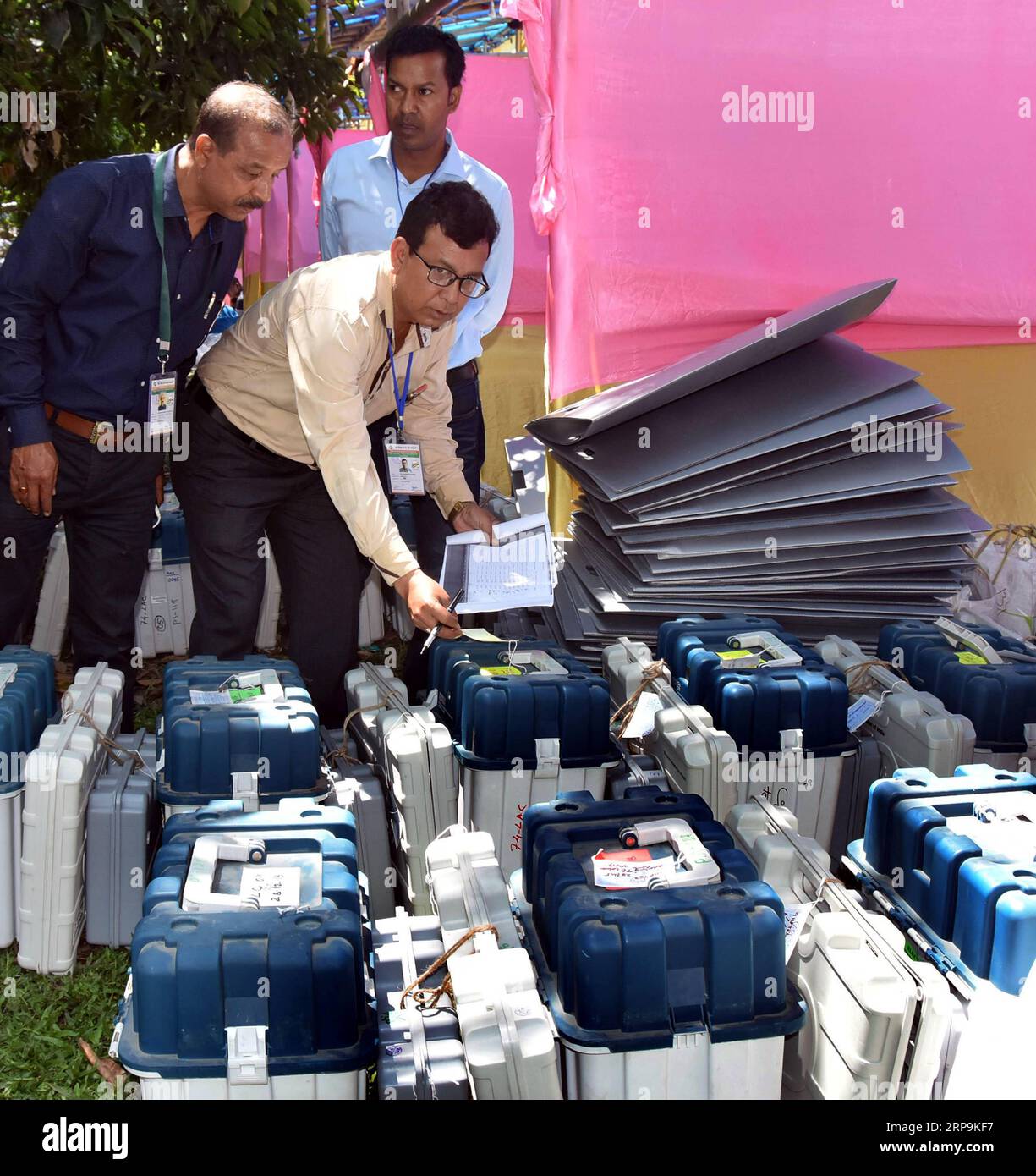 Polling booths hi-res stock photography and images - Alamy