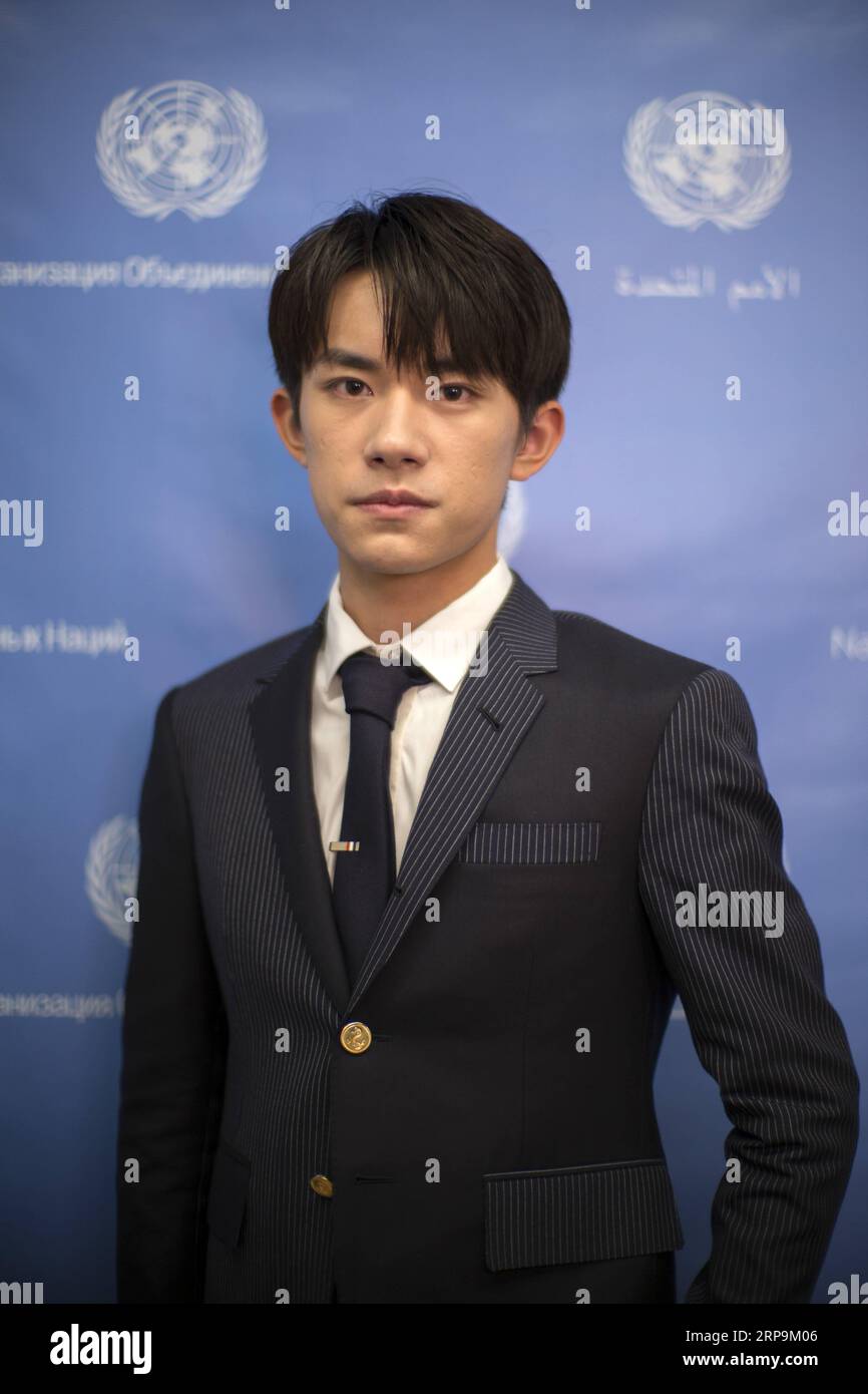 Un sustainable development goals youth hi-res stock photography and ...