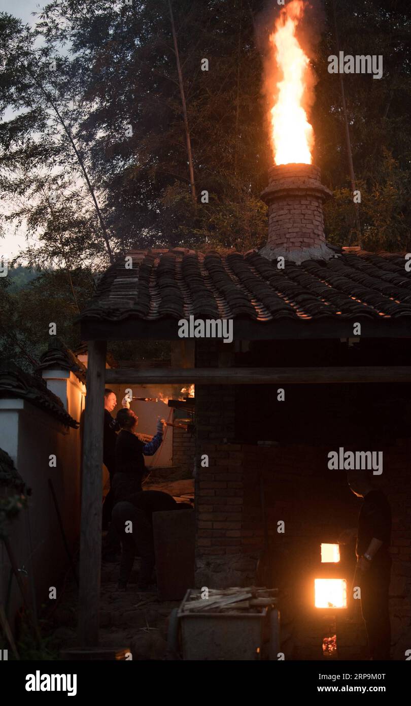 Liu song dynasty hi-res stock photography and images - Alamy