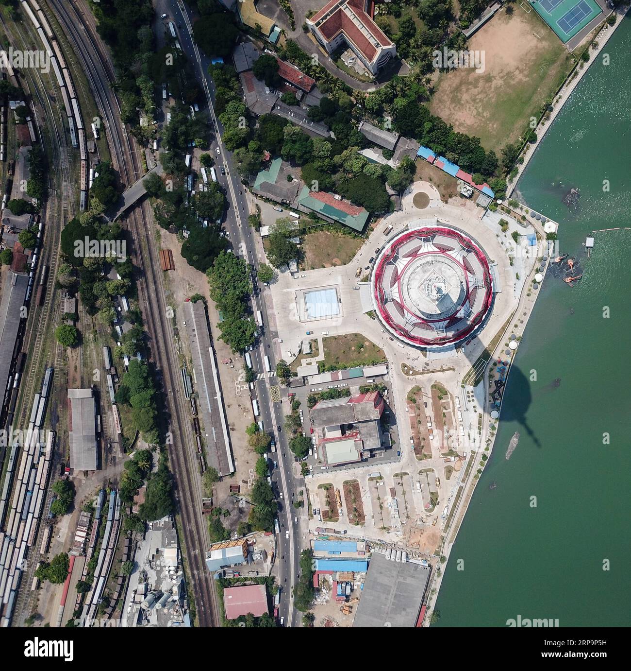 Tv tow hi-res stock photography and images - Alamy