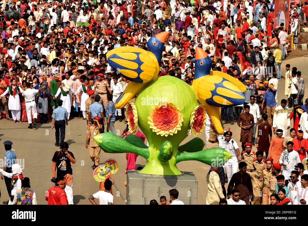 (190414) -- DHAKA, April 14, 2019 -- People celebrate the Bengali New ...