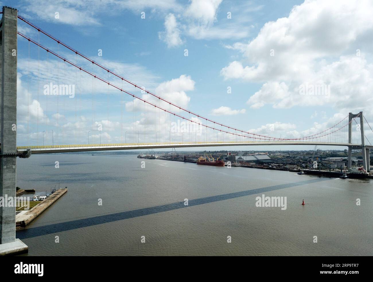 (190417) -- MAPUTO, April 17, 2019 (Xinhua) -- Aerial photo taken on ...