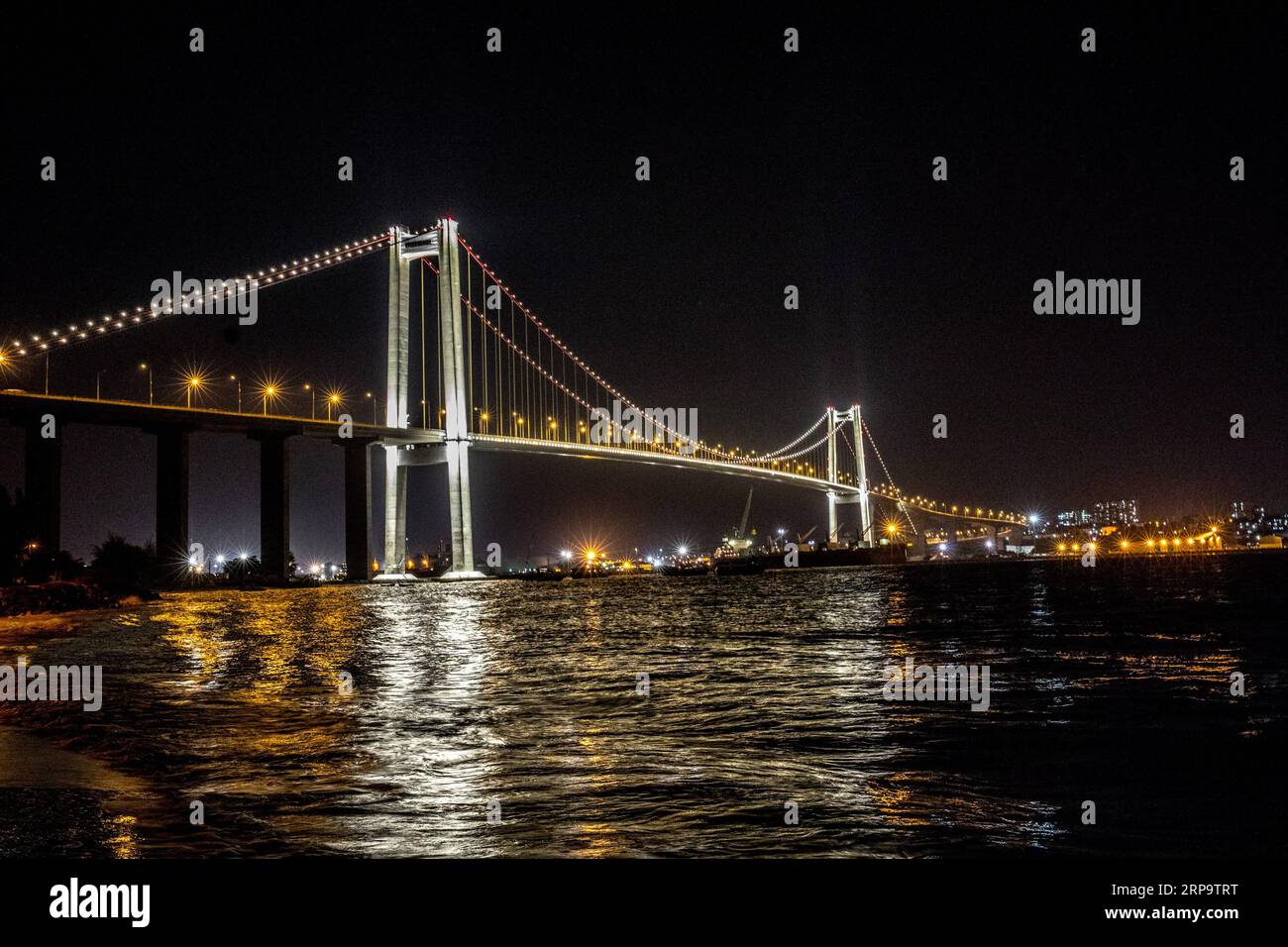 (190417) -- MAPUTO, April 17, 2019 (Xinhua) -- Aerial photo taken on ...