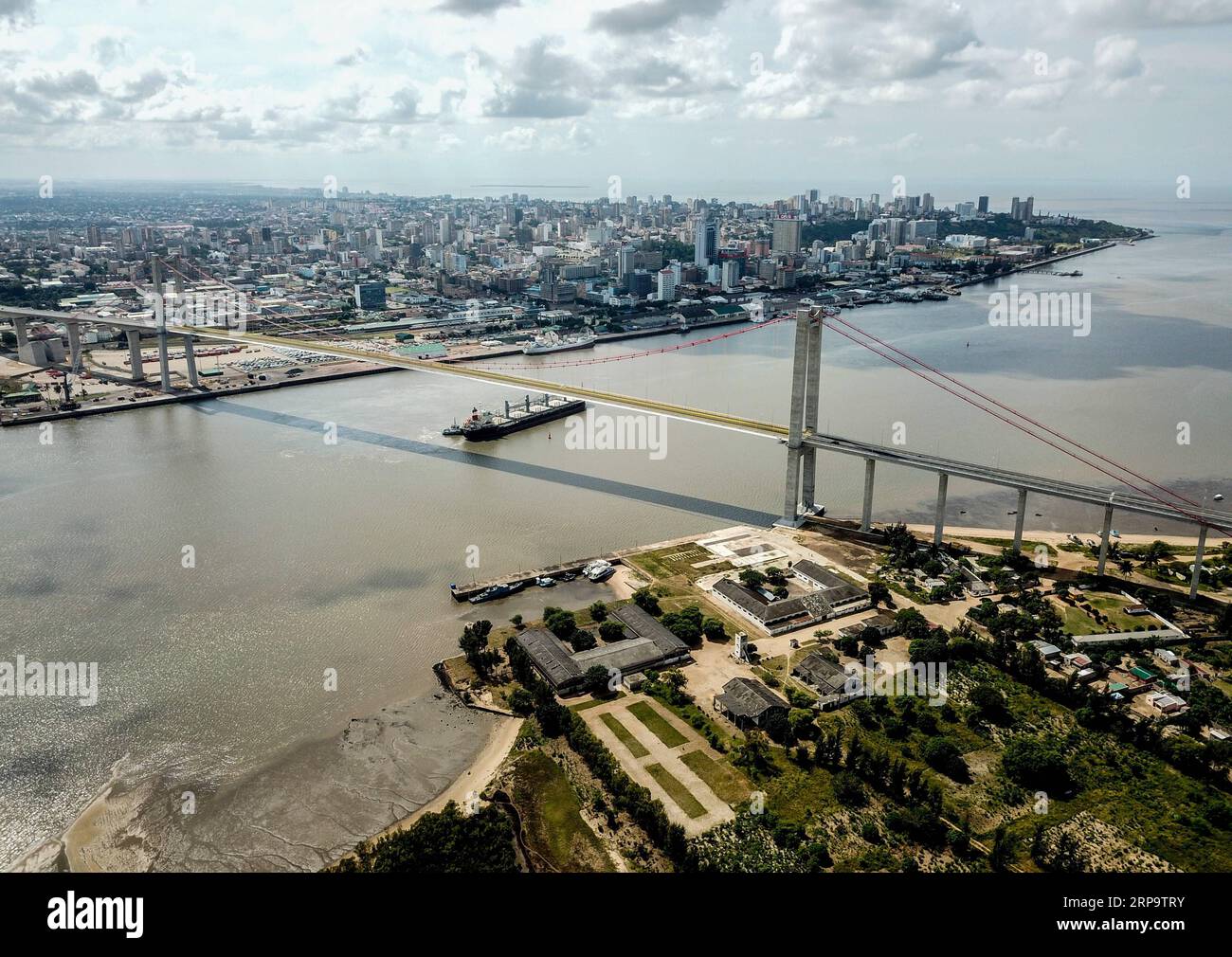 (190417) -- MAPUTO, April 17, 2019 (Xinhua) -- Aerial photo taken on ...