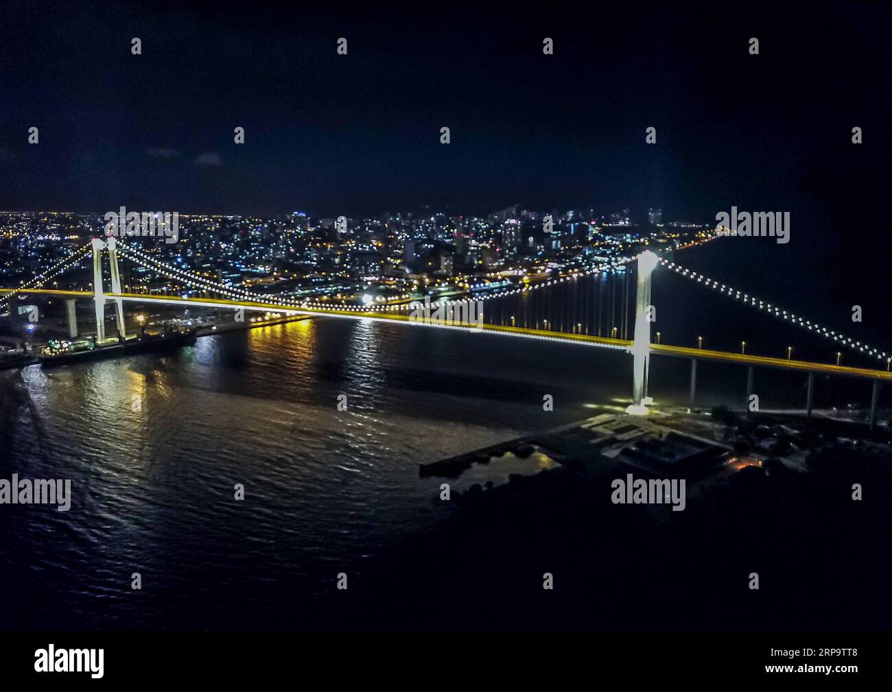 (190417) -- MAPUTO, April 17, 2019 (Xinhua) -- Aerial photo taken on ...