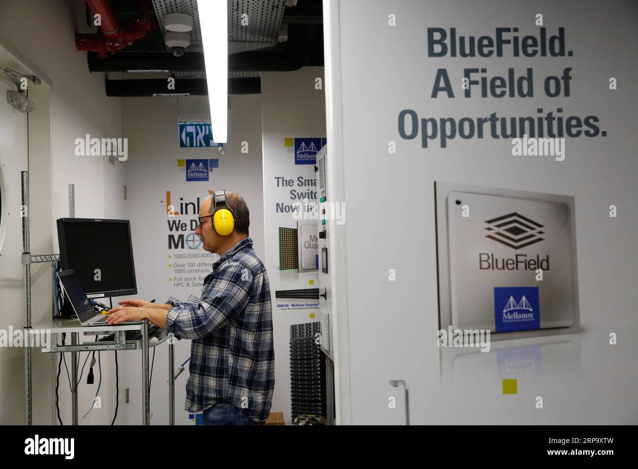 Nvidia server hi-res stock photography and images - Alamy