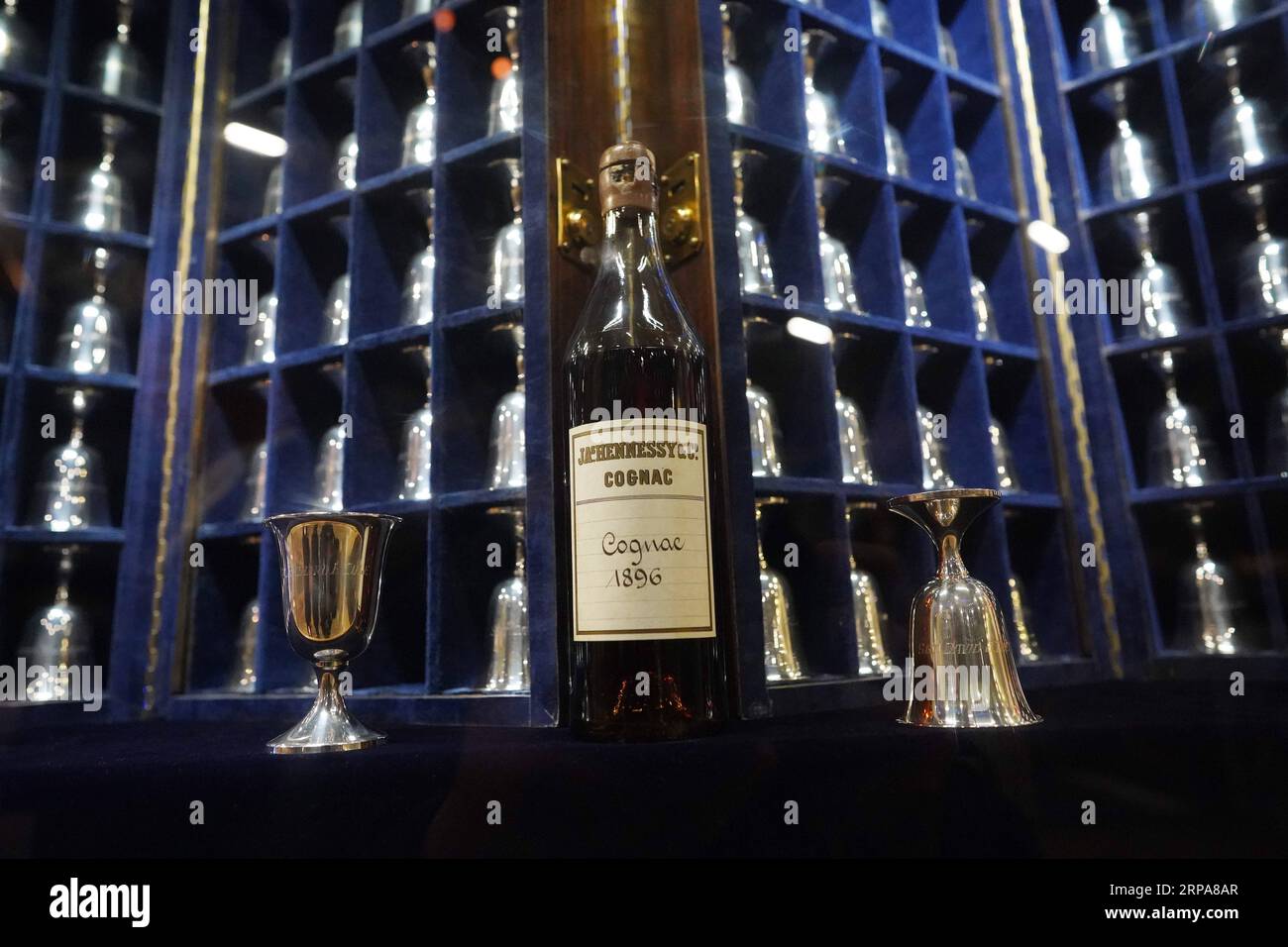 Richard e cole hi-res stock photography and images - Alamy