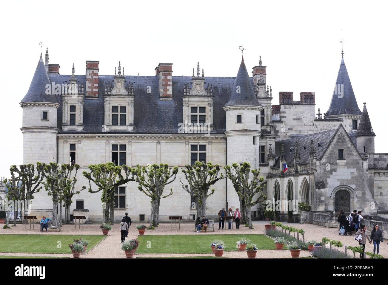 (190502) -- PARIS, May 2, 2019 (Xinhua) -- Photo taken on May 1, 2019 ...