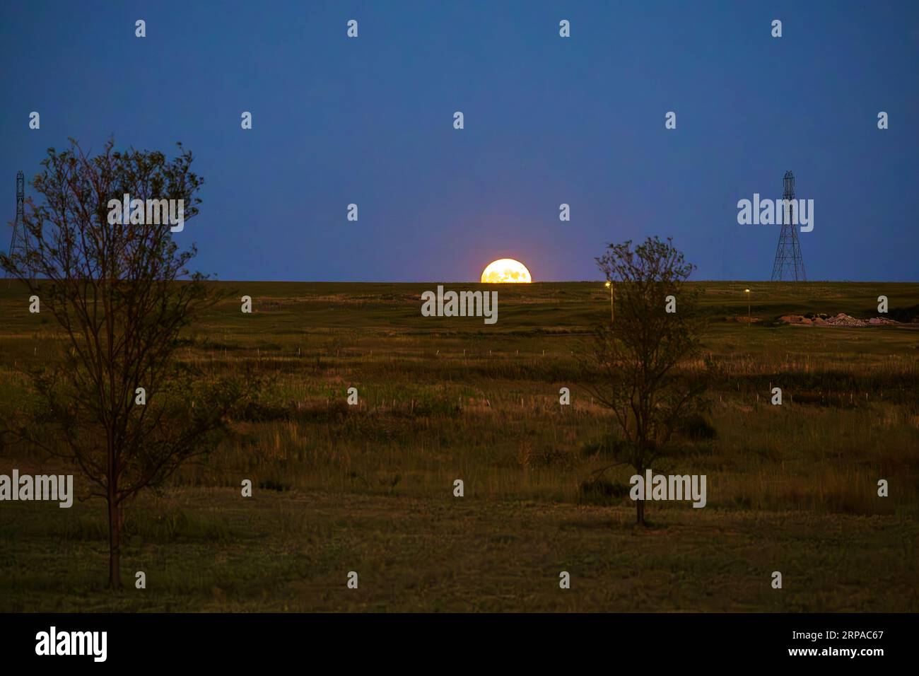 Moon moonrise in wilderness hi-res stock photography and images - Alamy