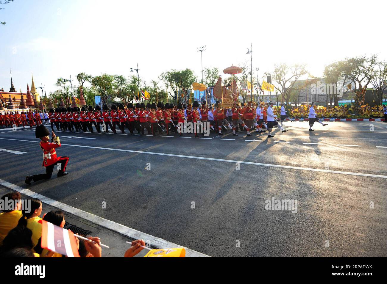 (190505) -- BANGKOK, May 5, 2019 -- Thailand s King Maha Vajiralongkorn ...