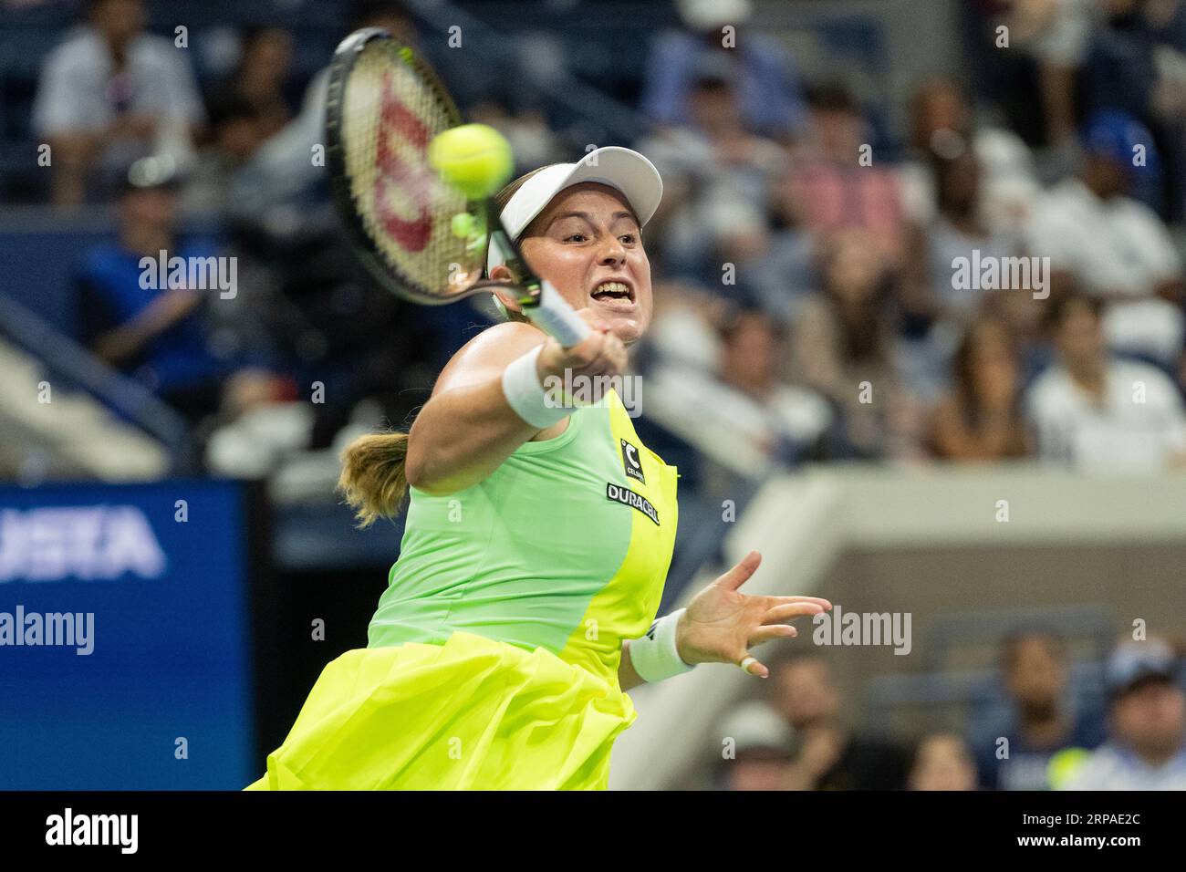 Iga swiatek us open ostapenko hi-res stock photography and images - Alamy