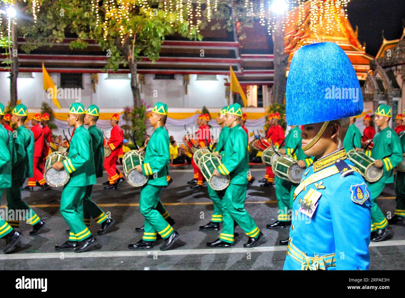 (190506) -- BEIJING, May 6, 2019 (Xinhua) -- People in traditional ...