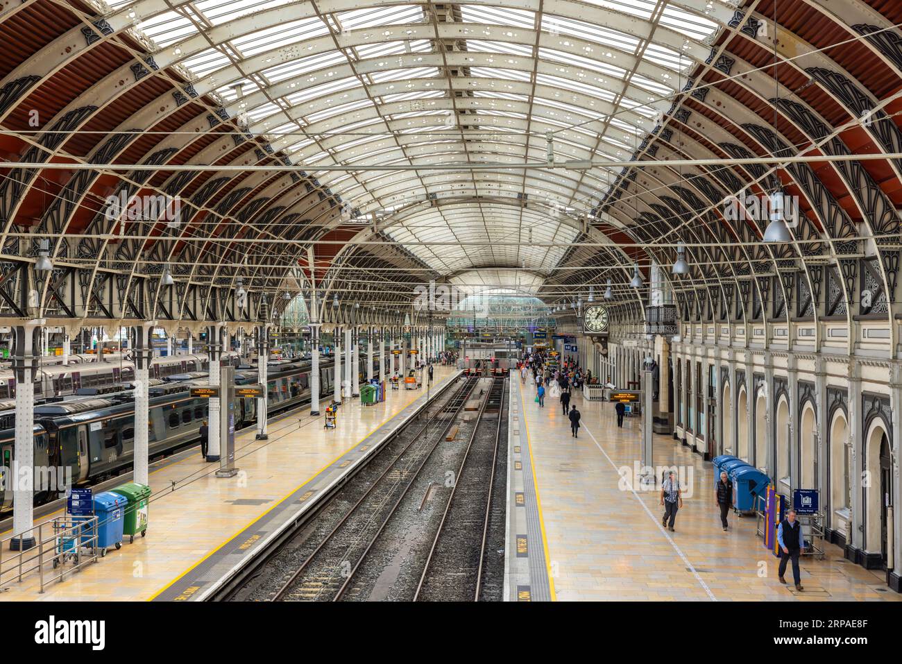 Railway platforms in historic main hall of Paddington Station. London ...