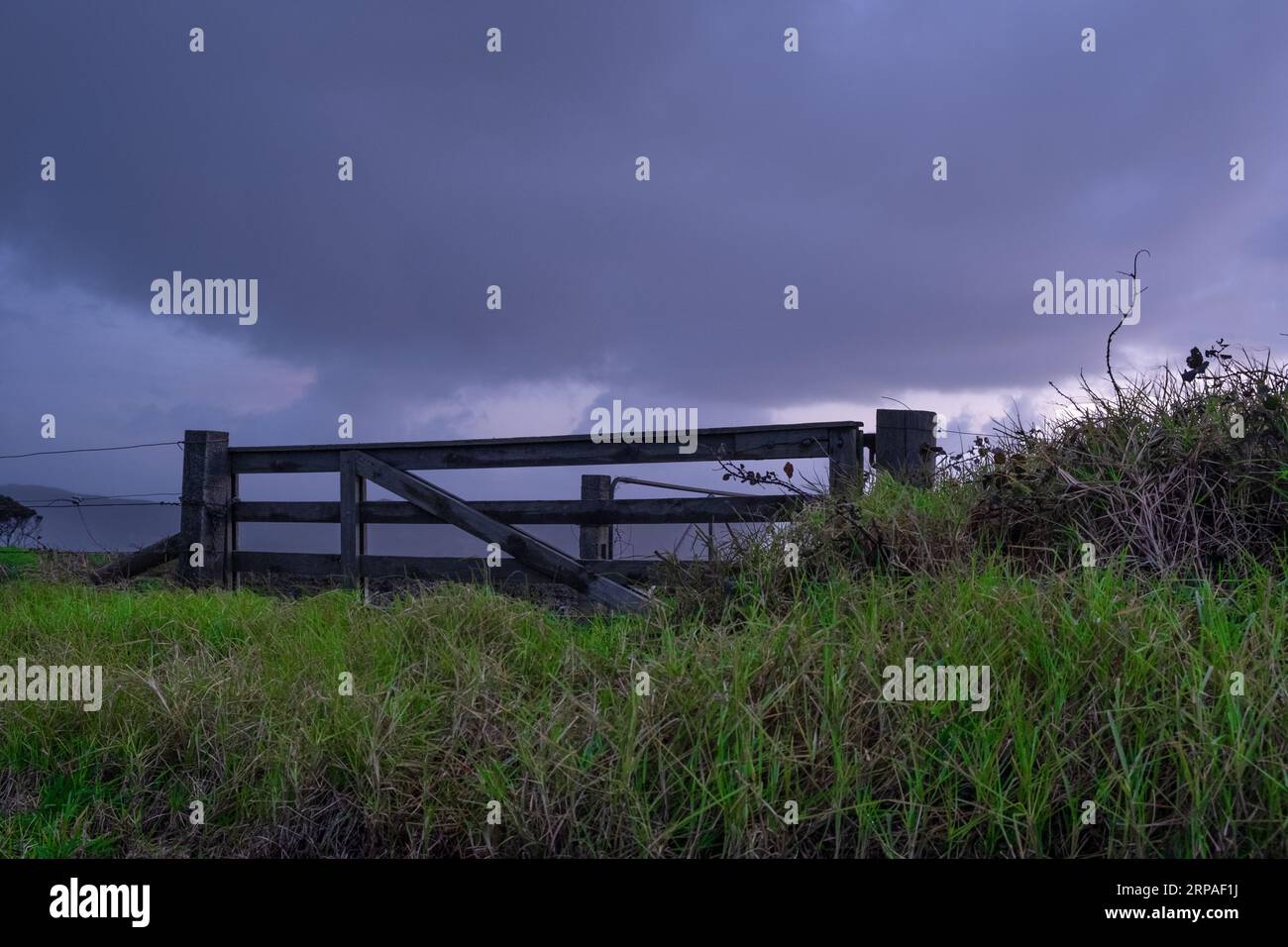 Storm gate hi-res stock photography and images - Alamy