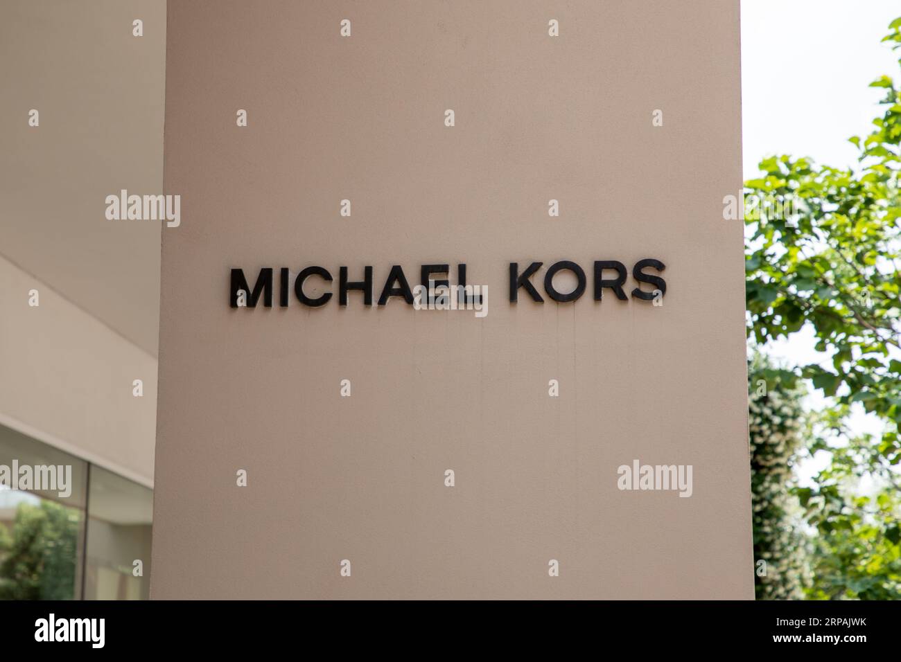 Michael kors symbol hi-res stock photography and images - Alamy
