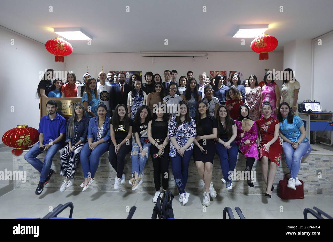 Photos of teachers hi-res stock photography and images - Alamy