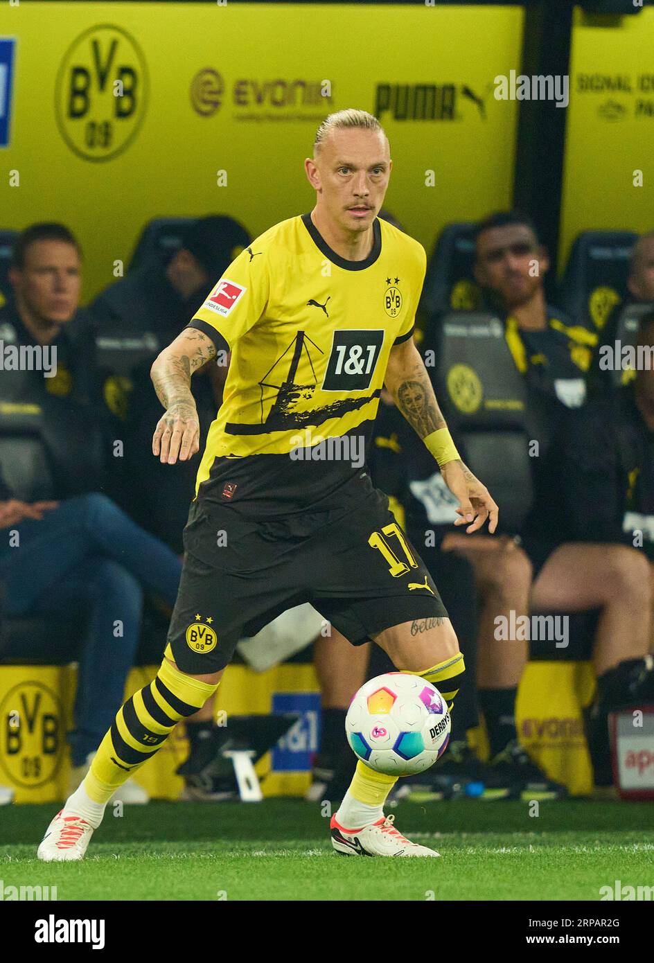 Marius Wolf , BVB 17 in the match BORUSSIA DORMUND - 1. FC HEIDENHEIM 2 ...