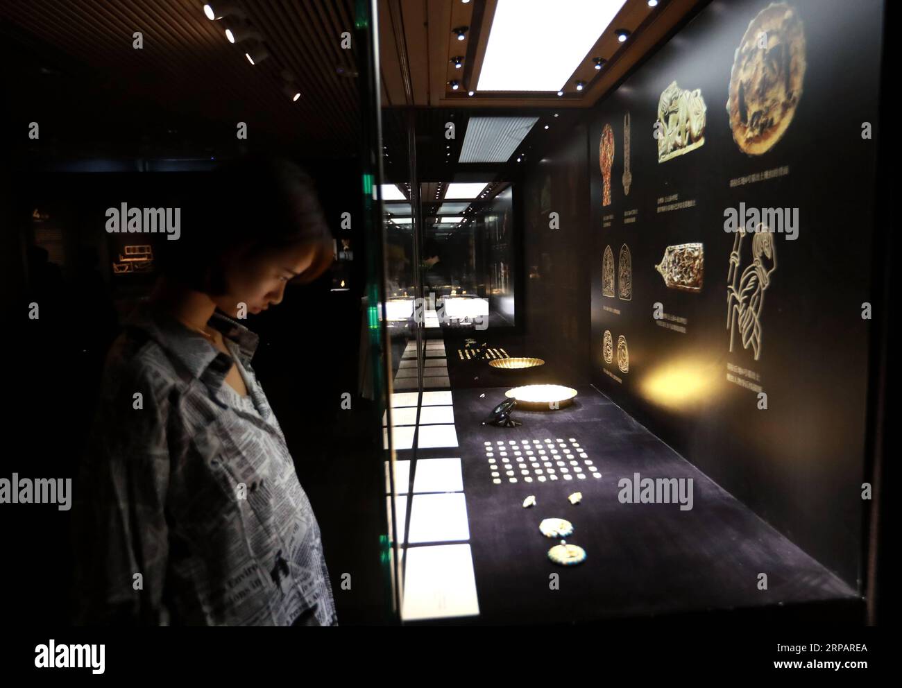 Art in the afghan national museum hi-res stock photography and images ...