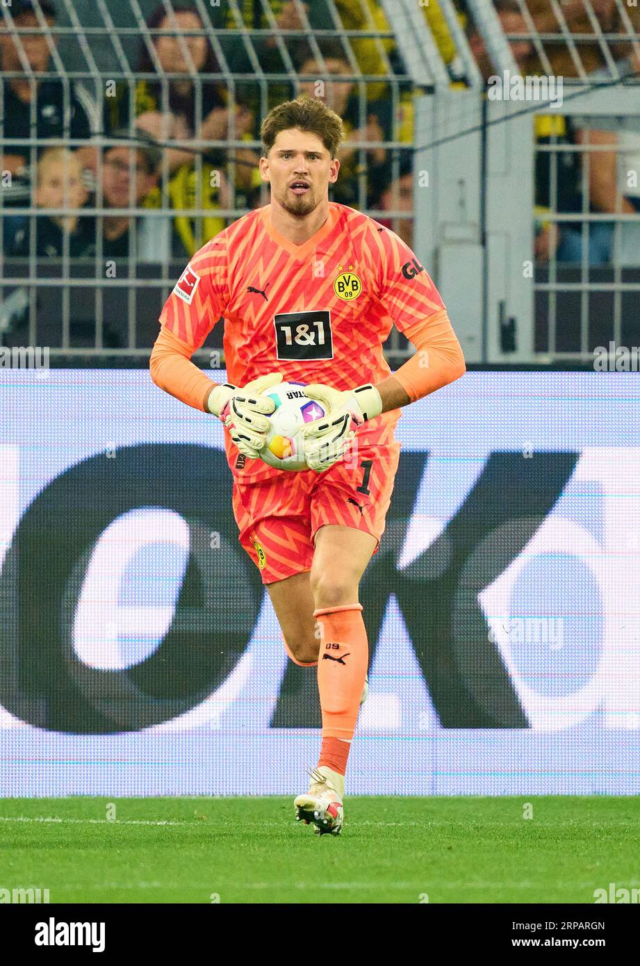 Torwart gregor kobel dortmund hi-res stock photography and images - Alamy