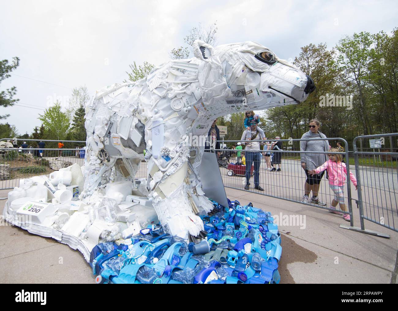 Effects of plastic pollution hi-res stock photography and images - Alamy