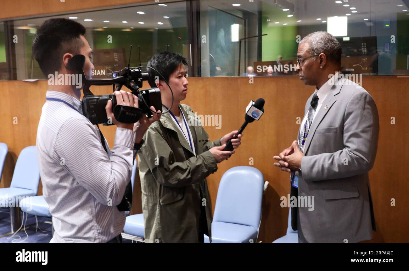 Harris elliott hi-res stock photography and images - Alamy