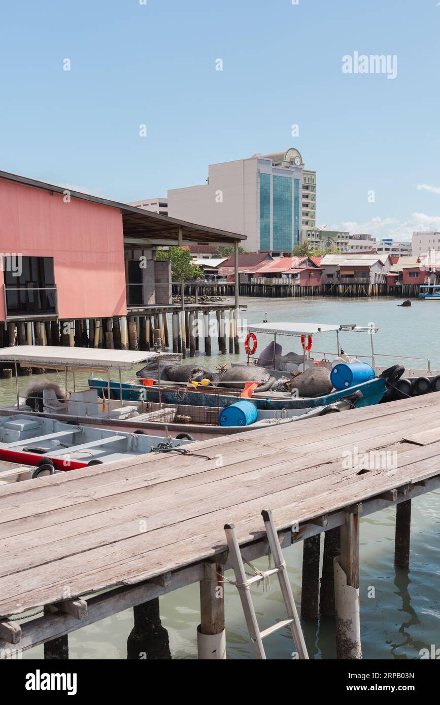 Chew Jetty floating house and boat in Georgetown, Penang island ...