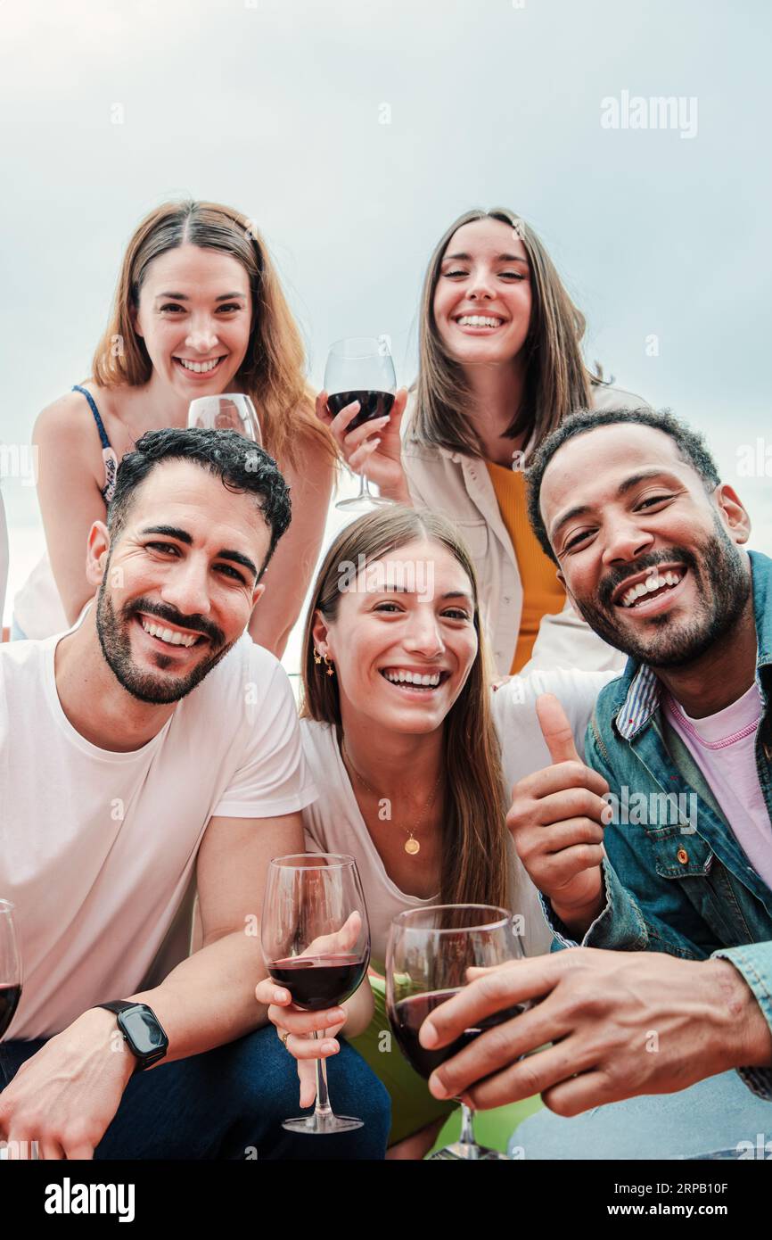 Women drinking wine rooftop bar hi-res stock photography and images - Alamy