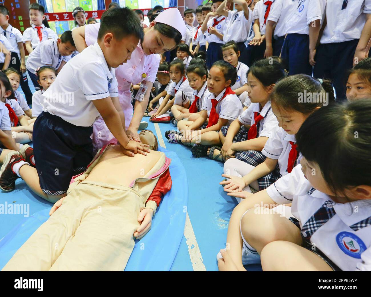 First aid skills hi-res stock photography and images - Alamy