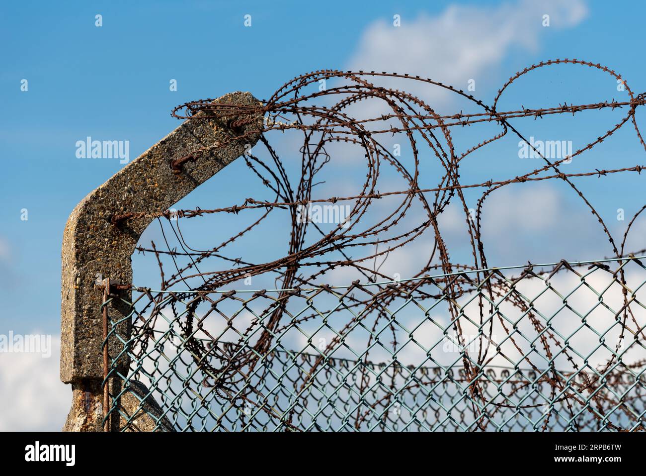 Metal fence twisted iron security hi-res stock photography and images ...