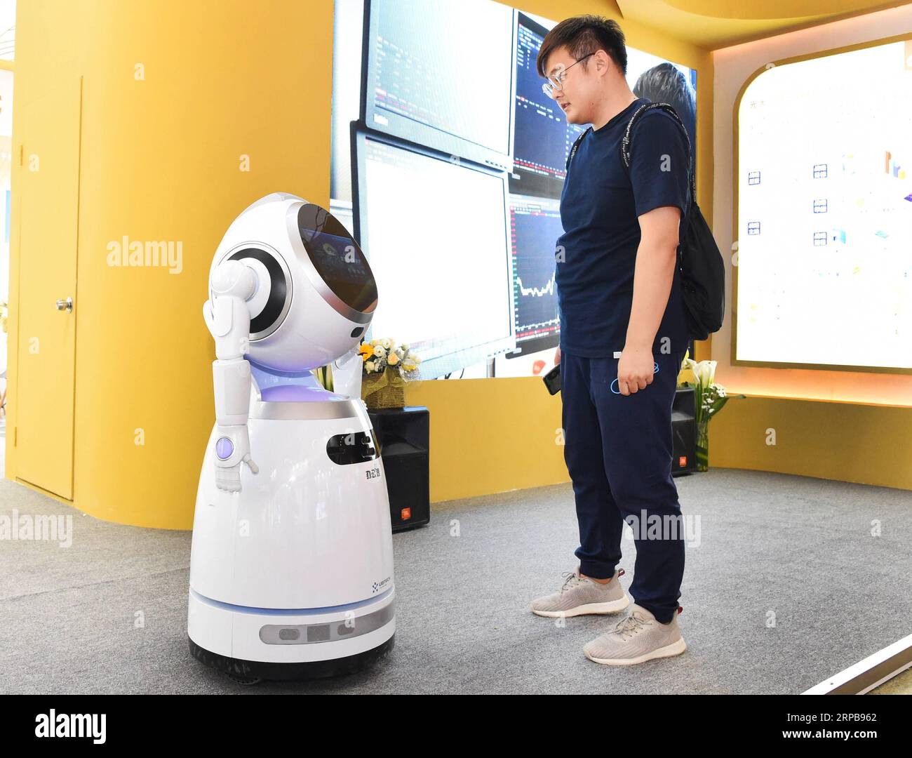 Leapfrog china hi-res stock photography and images - Alamy