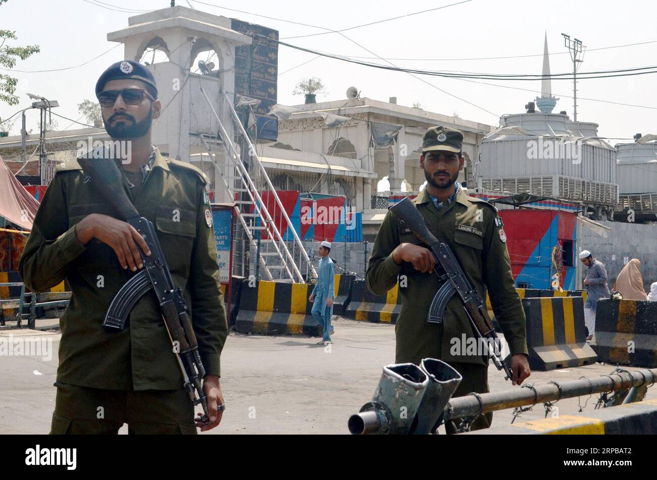 Pakistan stand hi-res stock photography and images - Alamy