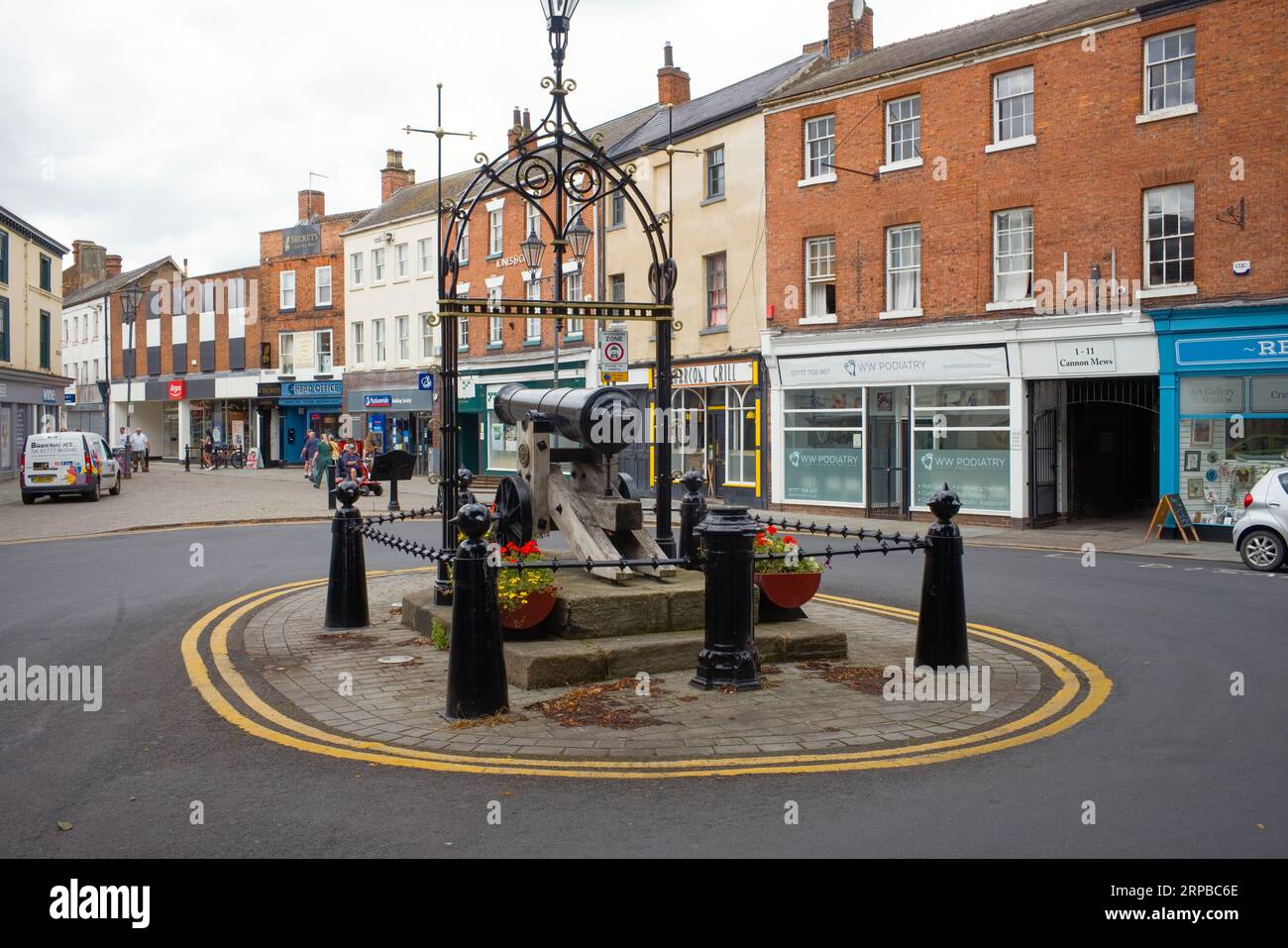 Historic Crimean War cannon on a roundabout in the centre of Retford ...