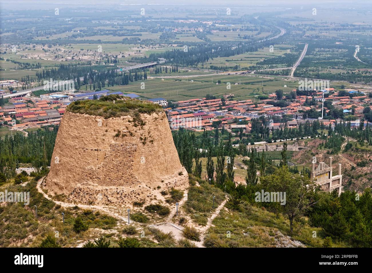 Aerial photo shows the ancient Great Wall in Shuozhou City, north China ...