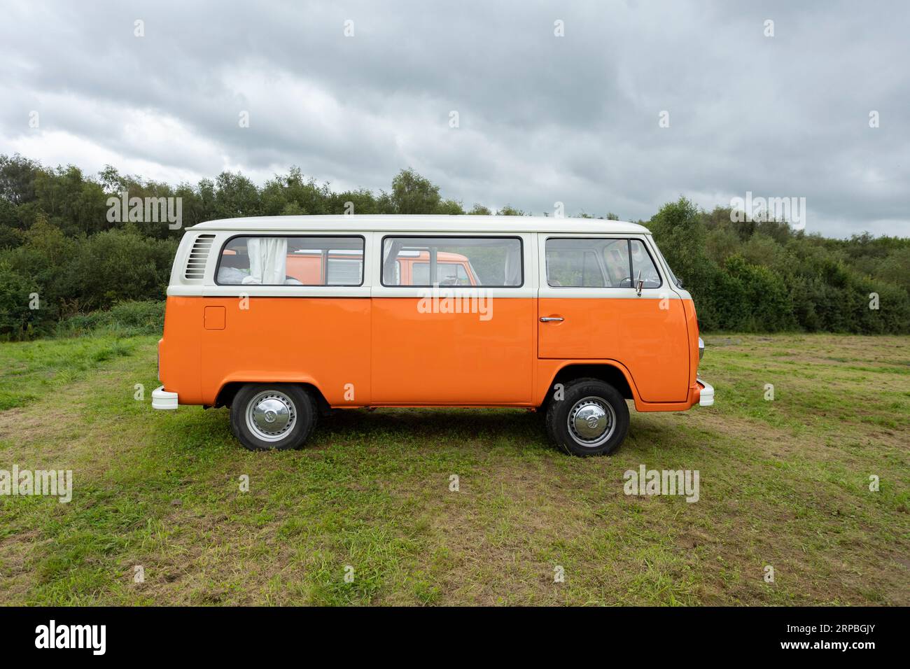 Orange camper van hi-res stock photography and images - Alamy