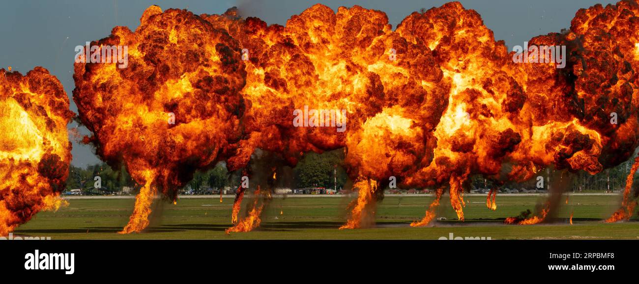 Napalm bomb hi-res stock photography and images - Alamy