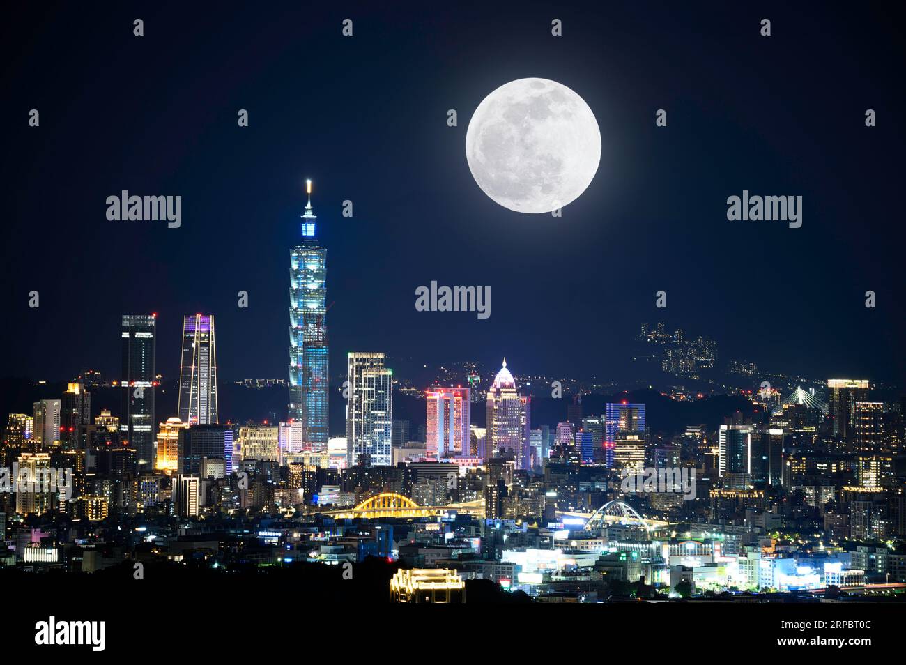 Urban Radiance Meets Moonlight: Captivating Nocturnal Scenery. Enjoy ...