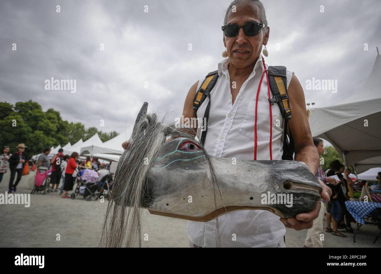 Indigenous canada craft and not totem hi-res stock photography and ...