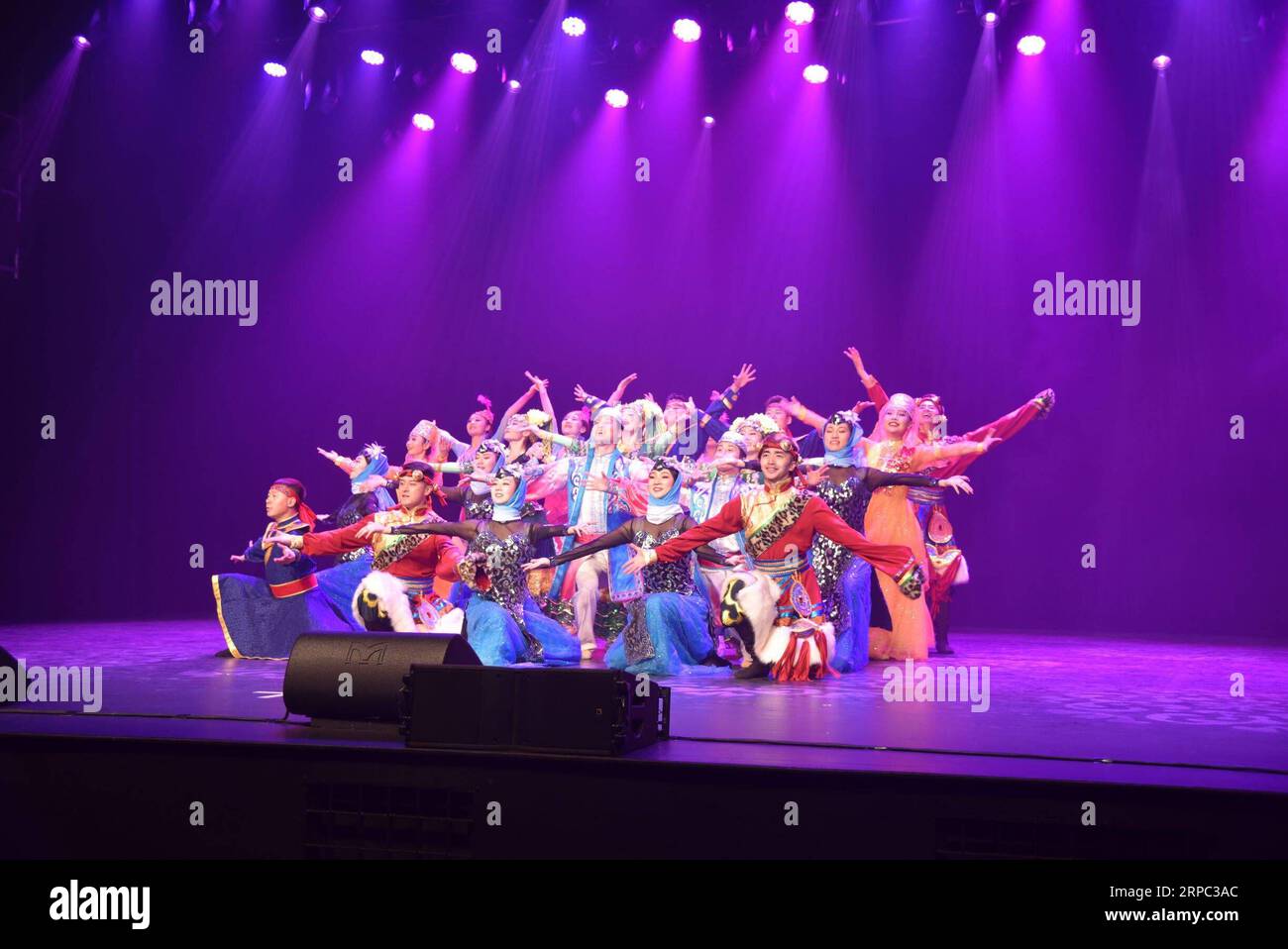 Bahrain dance hi-res stock photography and images - Alamy