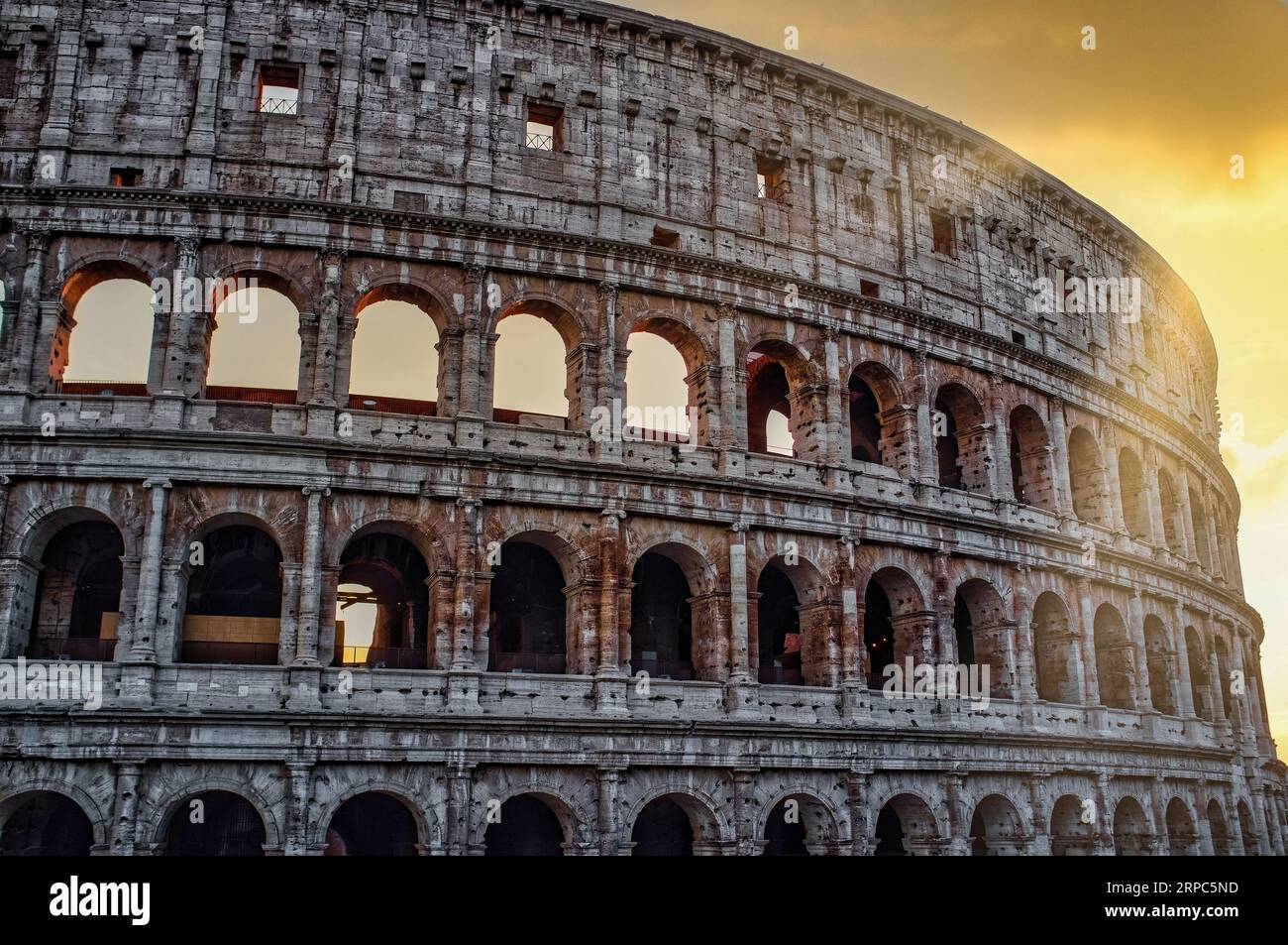 Colosseum ancient structure hi-res stock photography and images - Alamy