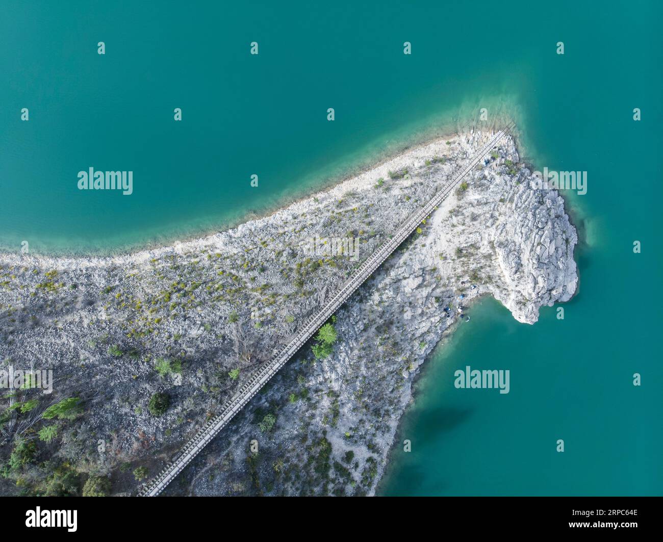 Buendia lake hi-res stock photography and images - Alamy