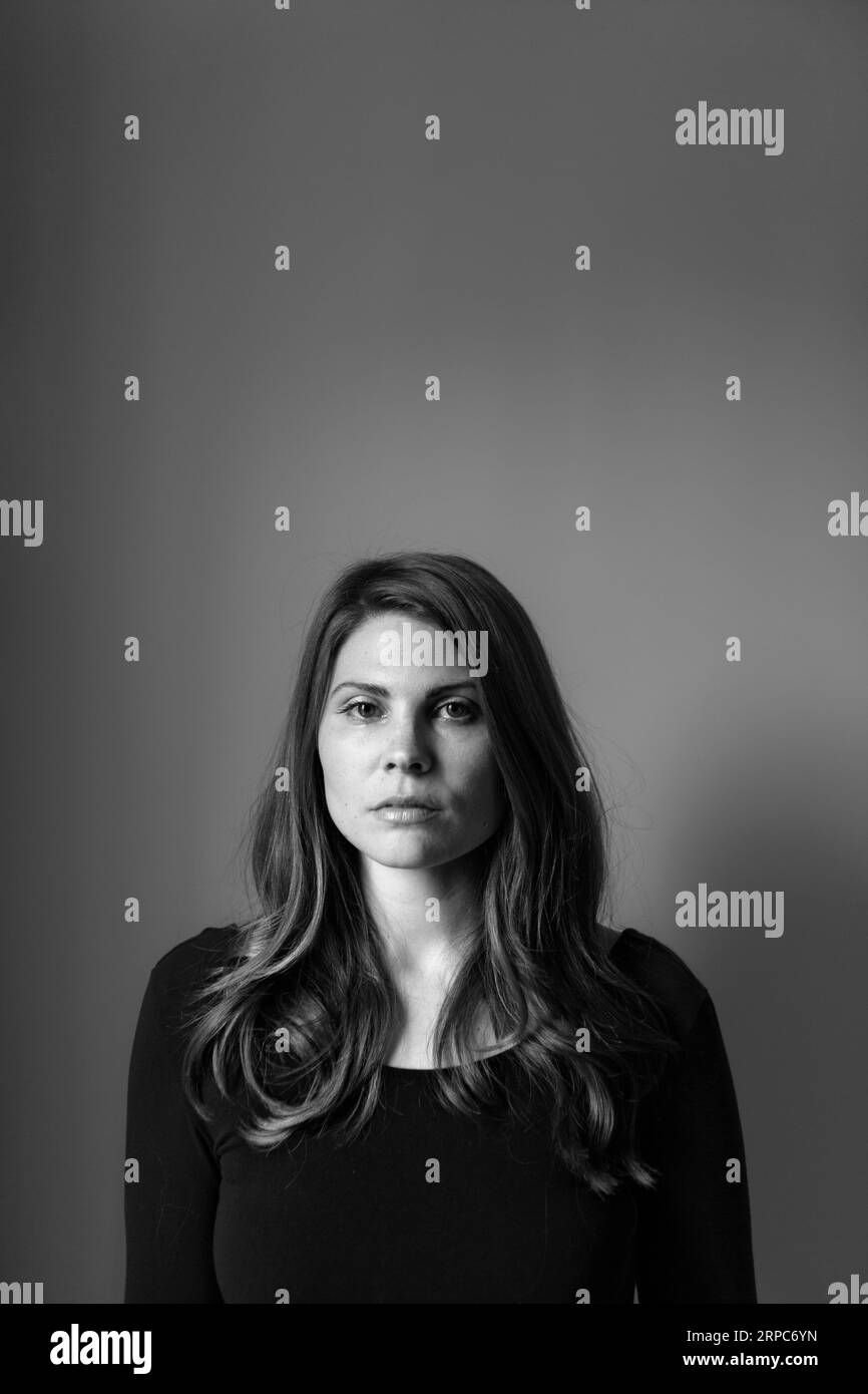 Not looking at camera Black and White Stock Photos & Images - Alamy