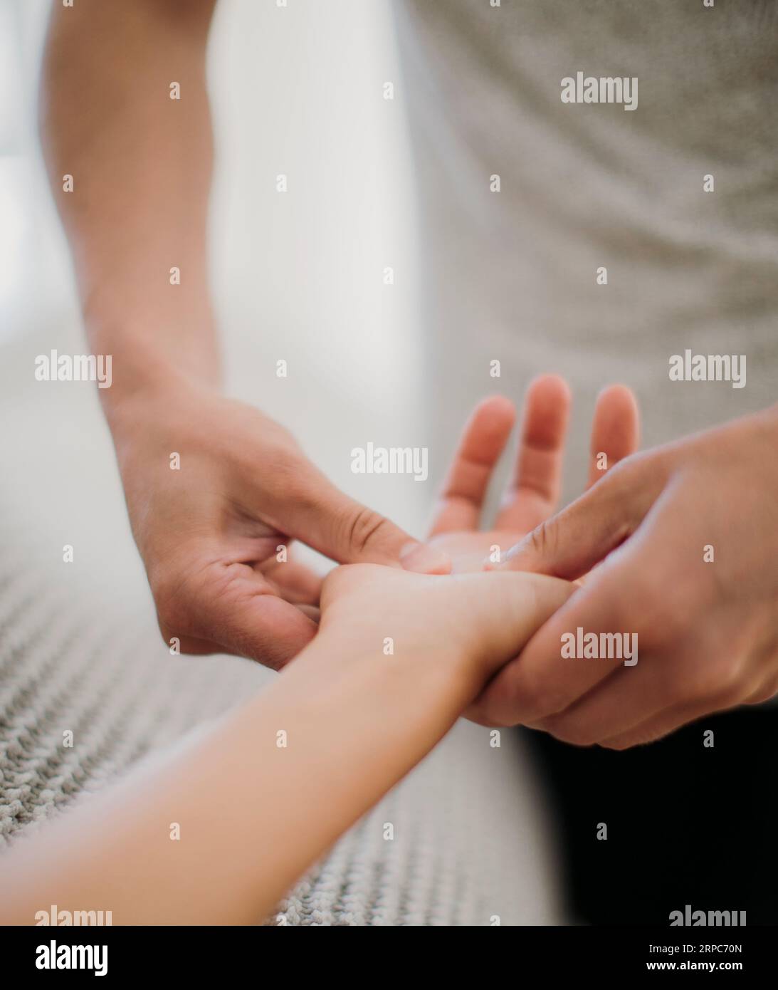 Applying pressure hi-res stock photography and images - Alamy