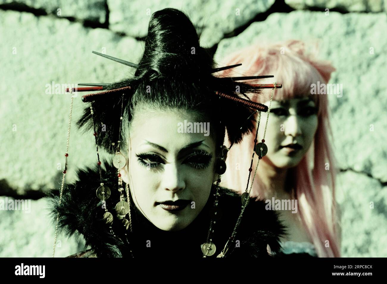 Tokyo teenage girls hi-res stock photography and images - Alamy