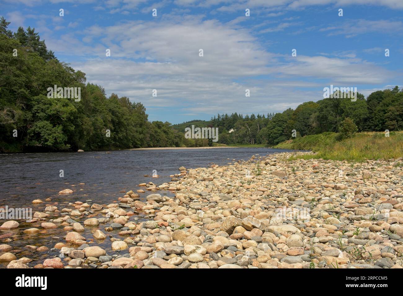 River Dee at Kincardine o' Neil in the north east of Scotland Stock ...